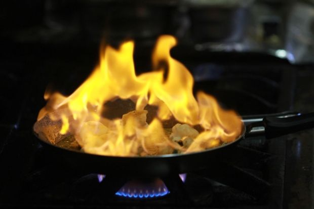 Saiba mais sobrea técnica de flambagem - ClickGrátis