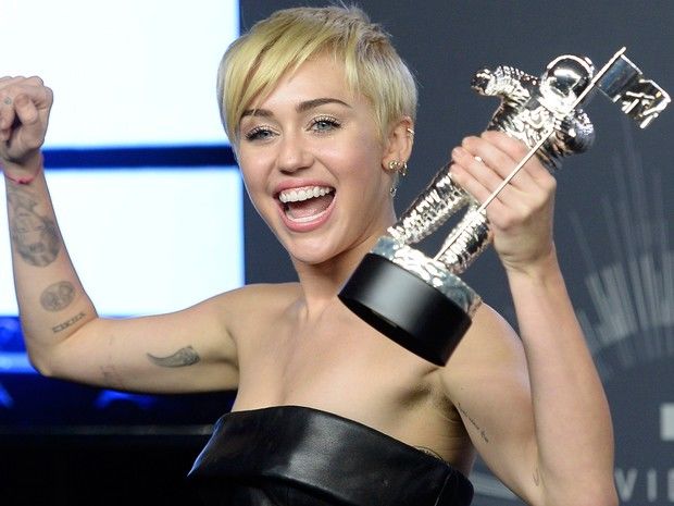 VMA 2014: Miley Cyrus (Wrecking Ball) leva prêmio principal "clipe do ...
